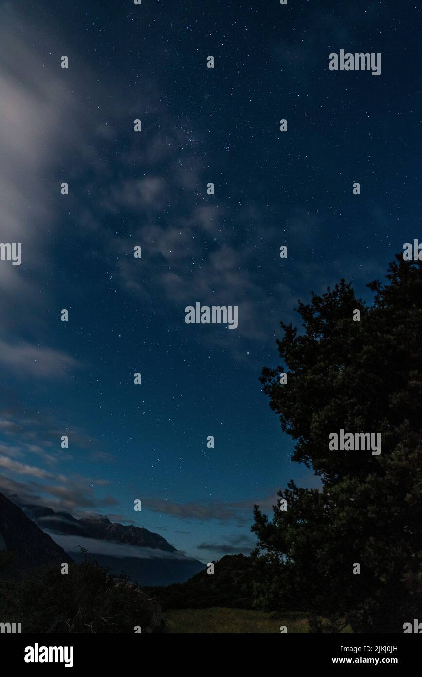 Photographing the night sky above Mount Cook National Park, South ...