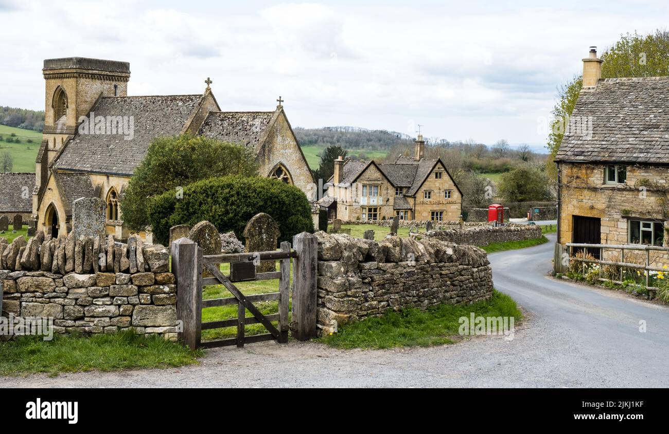 The quintessential English cottages in village of Snowshill in The ...