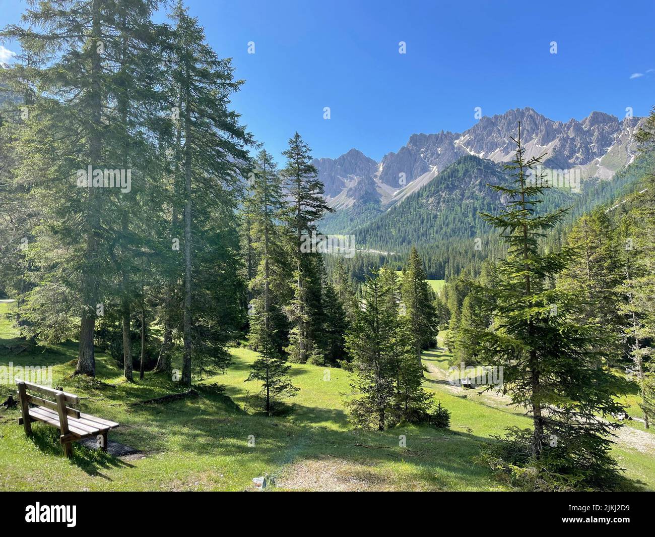 View into Eppzirler valley, bench, Giessenbach, Freiungspitzen ...