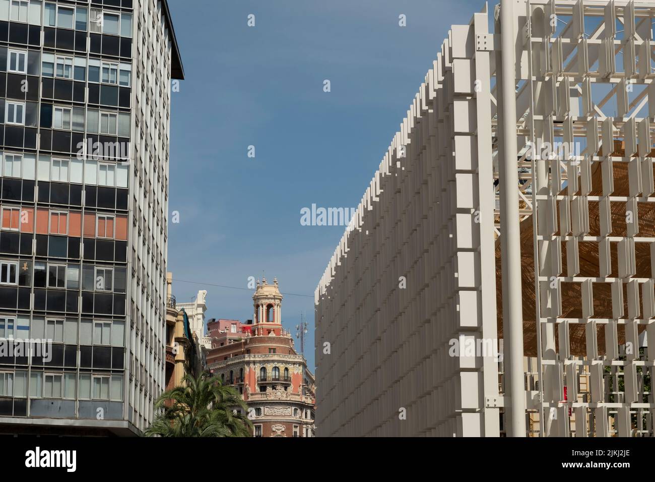 Detail of Design Agora (Ágora del Diseño). Ephemeral building in Plaza ...