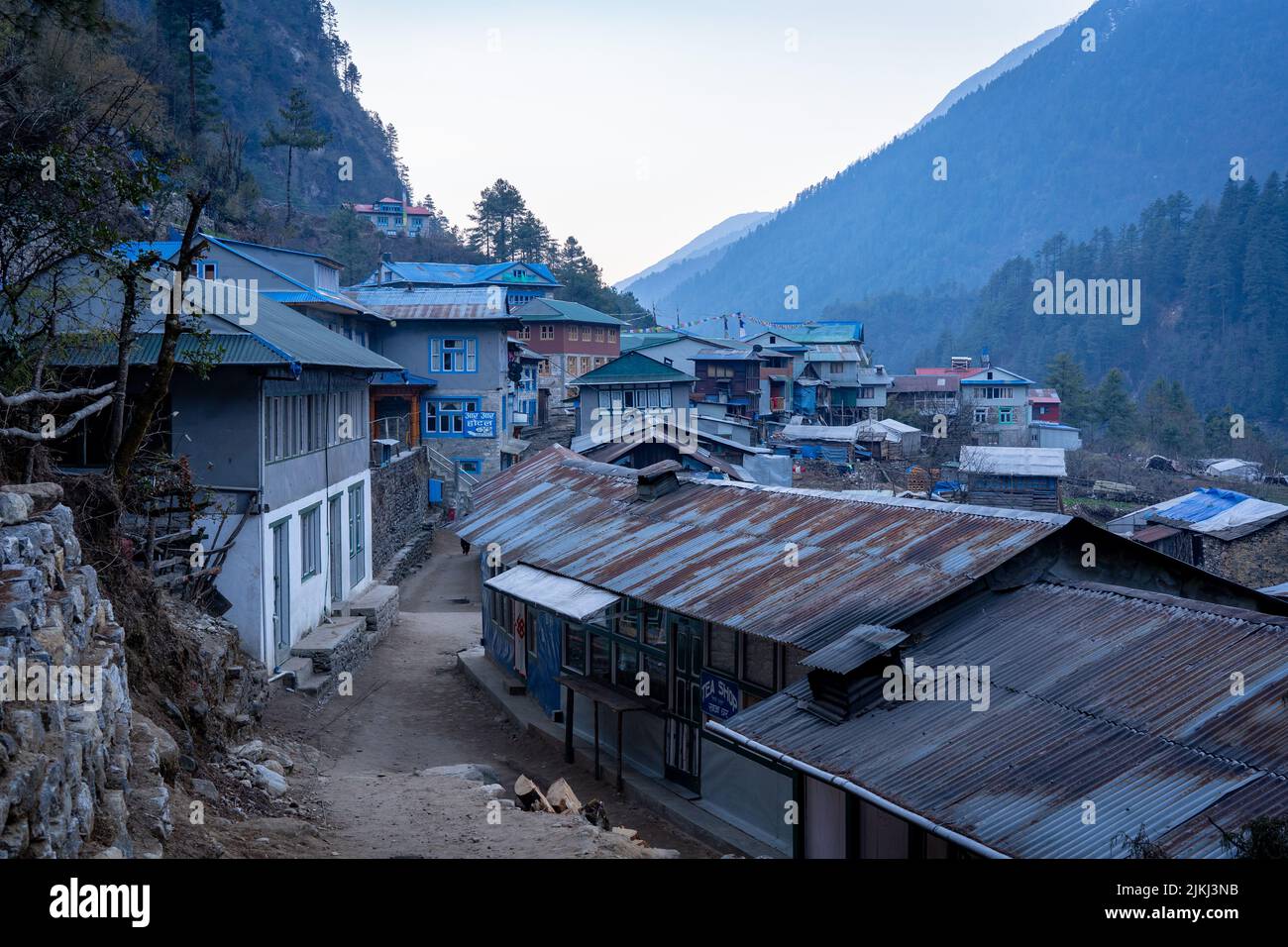 A top view of the small Himalayan town of Lukla Stock Photo - Alamy