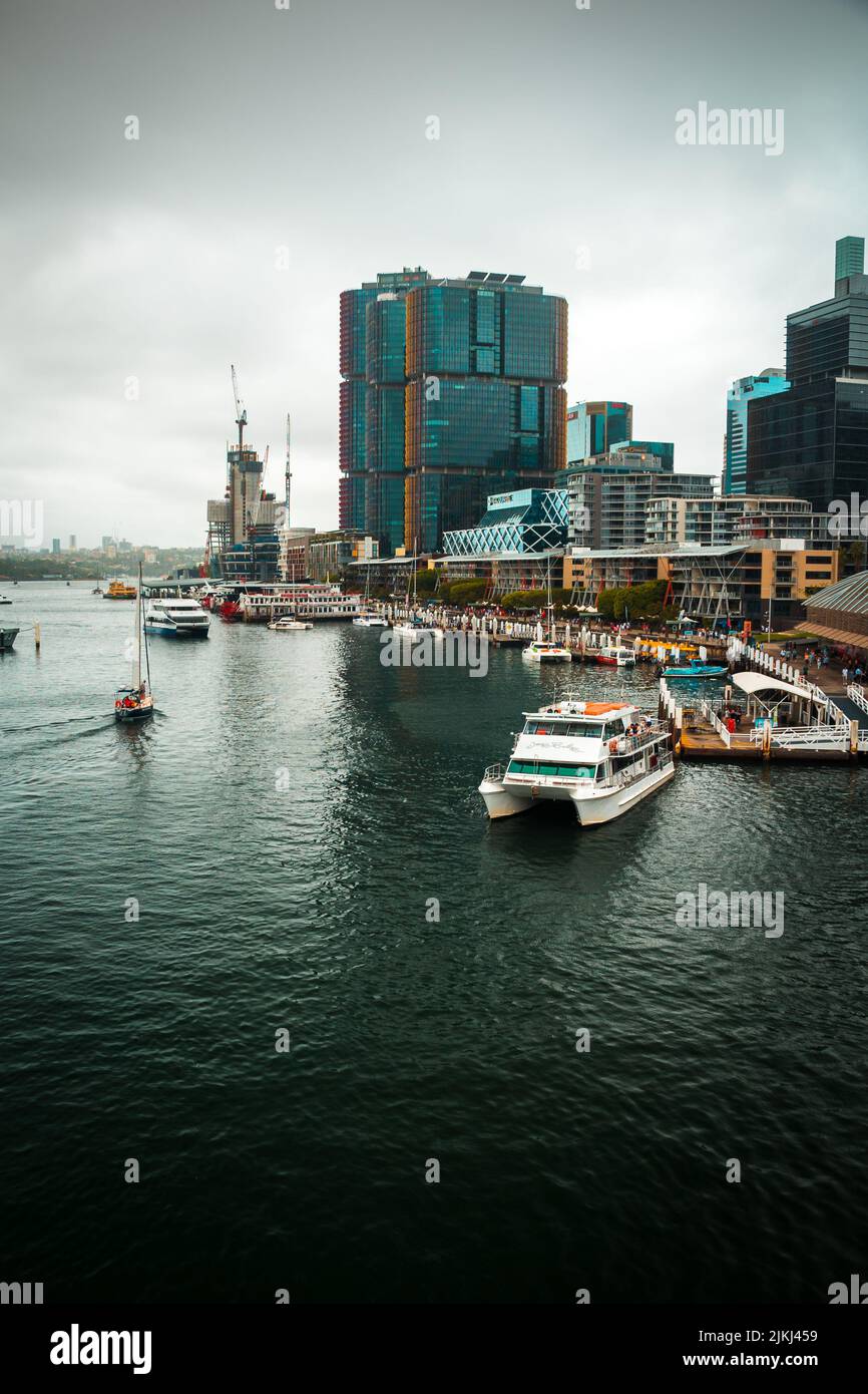 Sydney cruise ship dock hi-res stock photography and images - Alamy