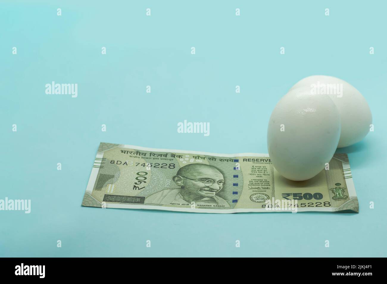 Indian 500 rupee note hi-res stock photography and images - Alamy