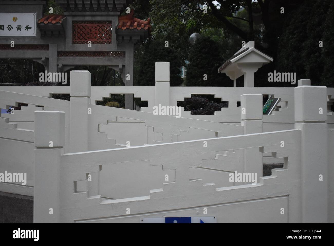 Wood temple structure hi-res stock photography and images - Alamy