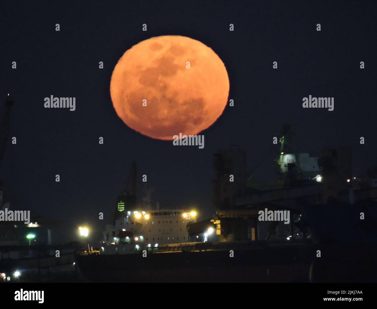 Ship and full moon hi-res stock photography and images - Alamy