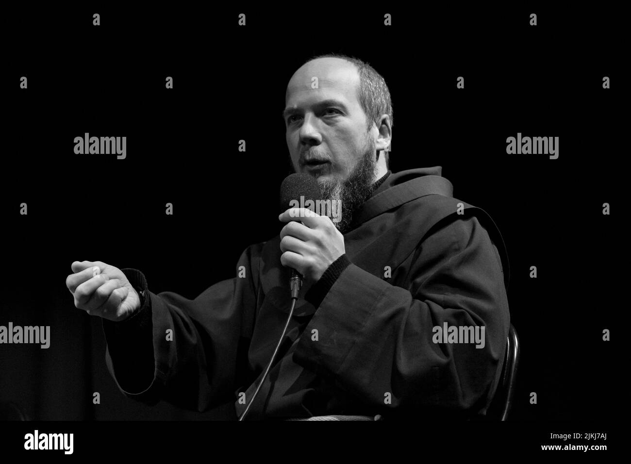 Multicultural discussion Black and White Stock Photos & Images - Alamy