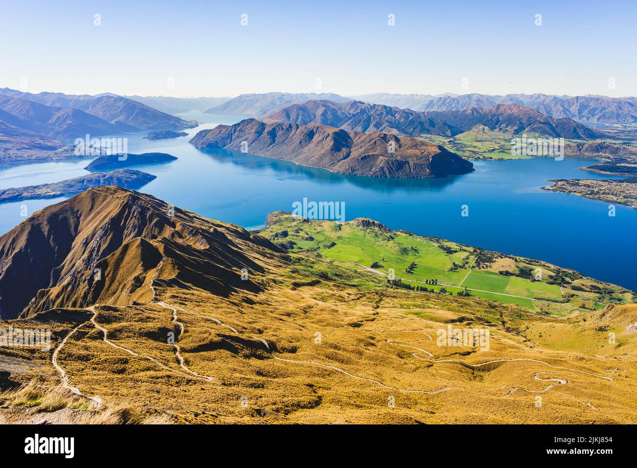 Wanaka mountains and rocks hi-res stock photography and images - Alamy