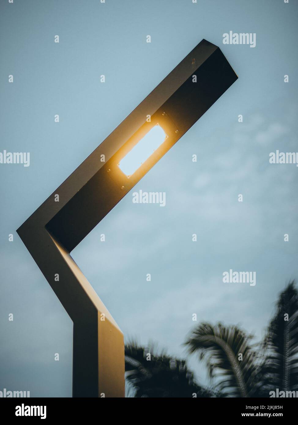 Bright street light hi-res stock photography and images - Alamy