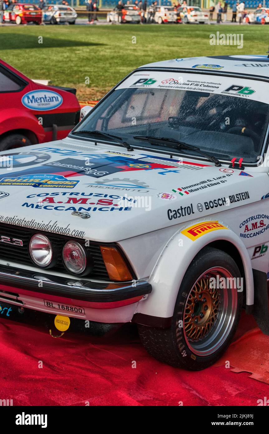 Car expressway hi-res stock photography and images - Alamy