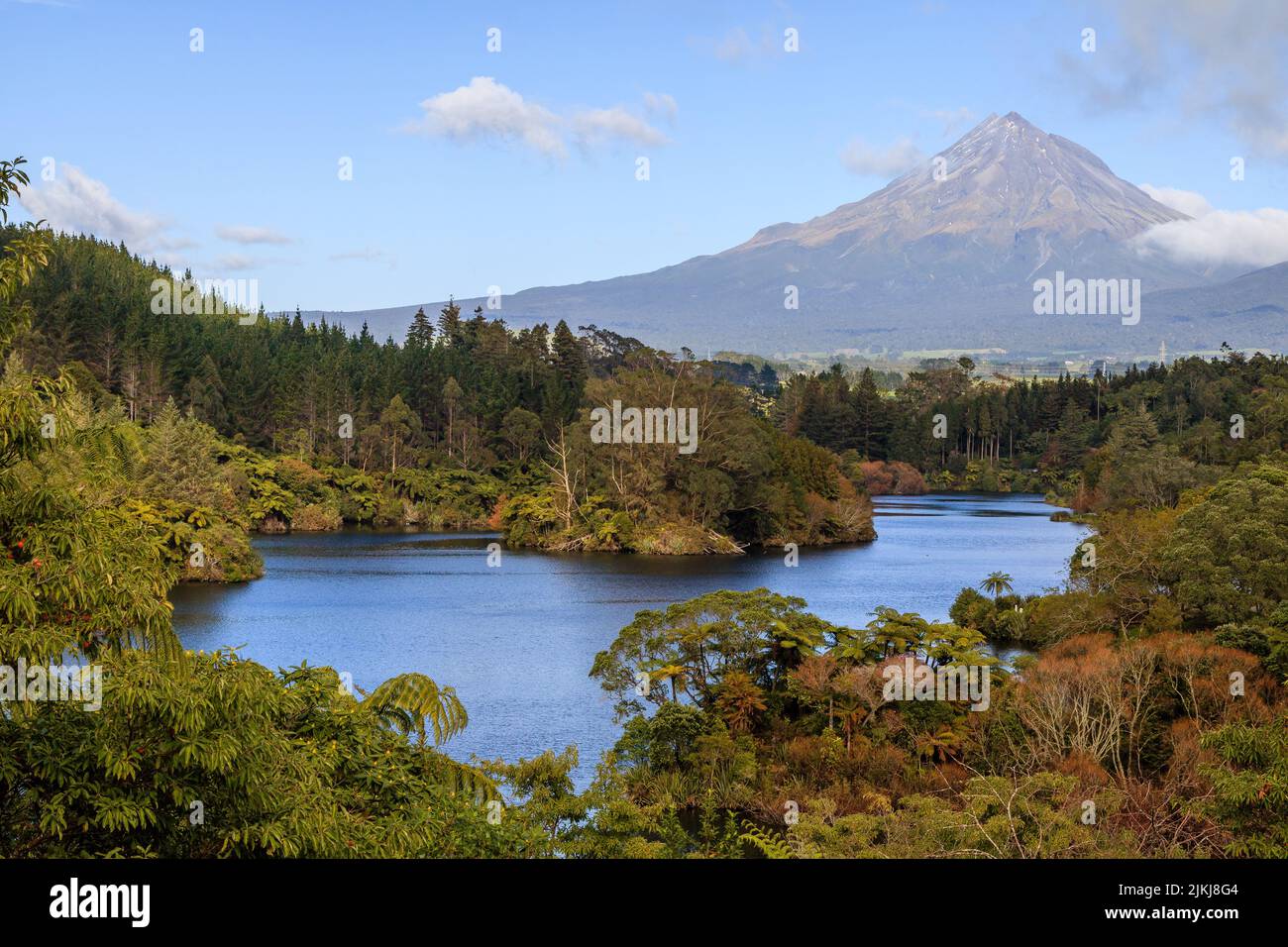 Taranaki scenery taranaki scenery hi-res stock photography and images ...