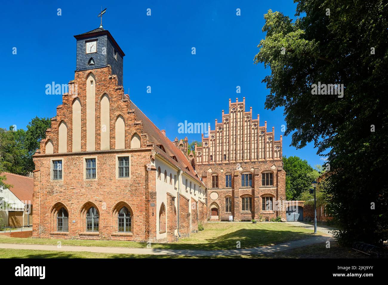 Siechenhaus und Abtshaus heute Klostermuseum Zinna, Zinna Monastery ...