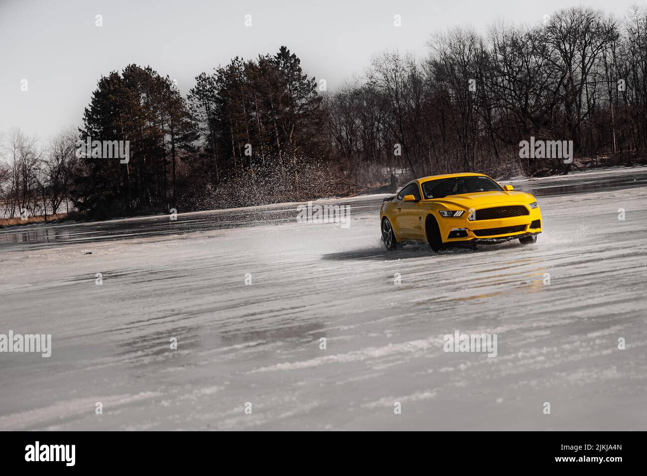 Car ice racing hi-res stock photography and images - Alamy