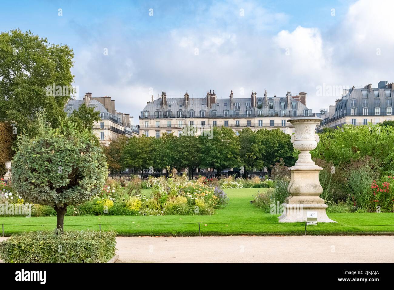 Paris, the Tuileries garden, beautiful public park Stock Photo - Alamy