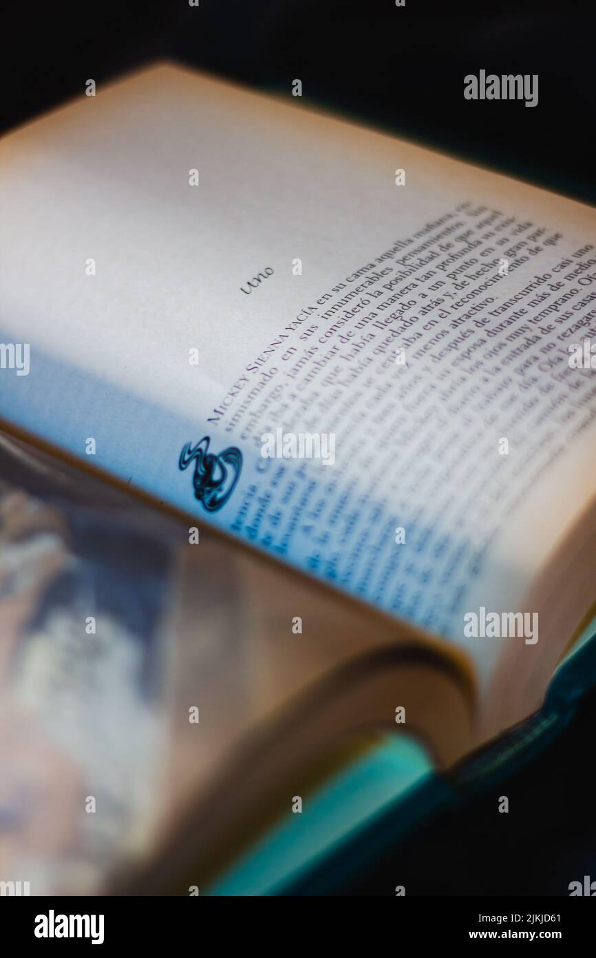 University text book hi-res stock photography and images - Alamy