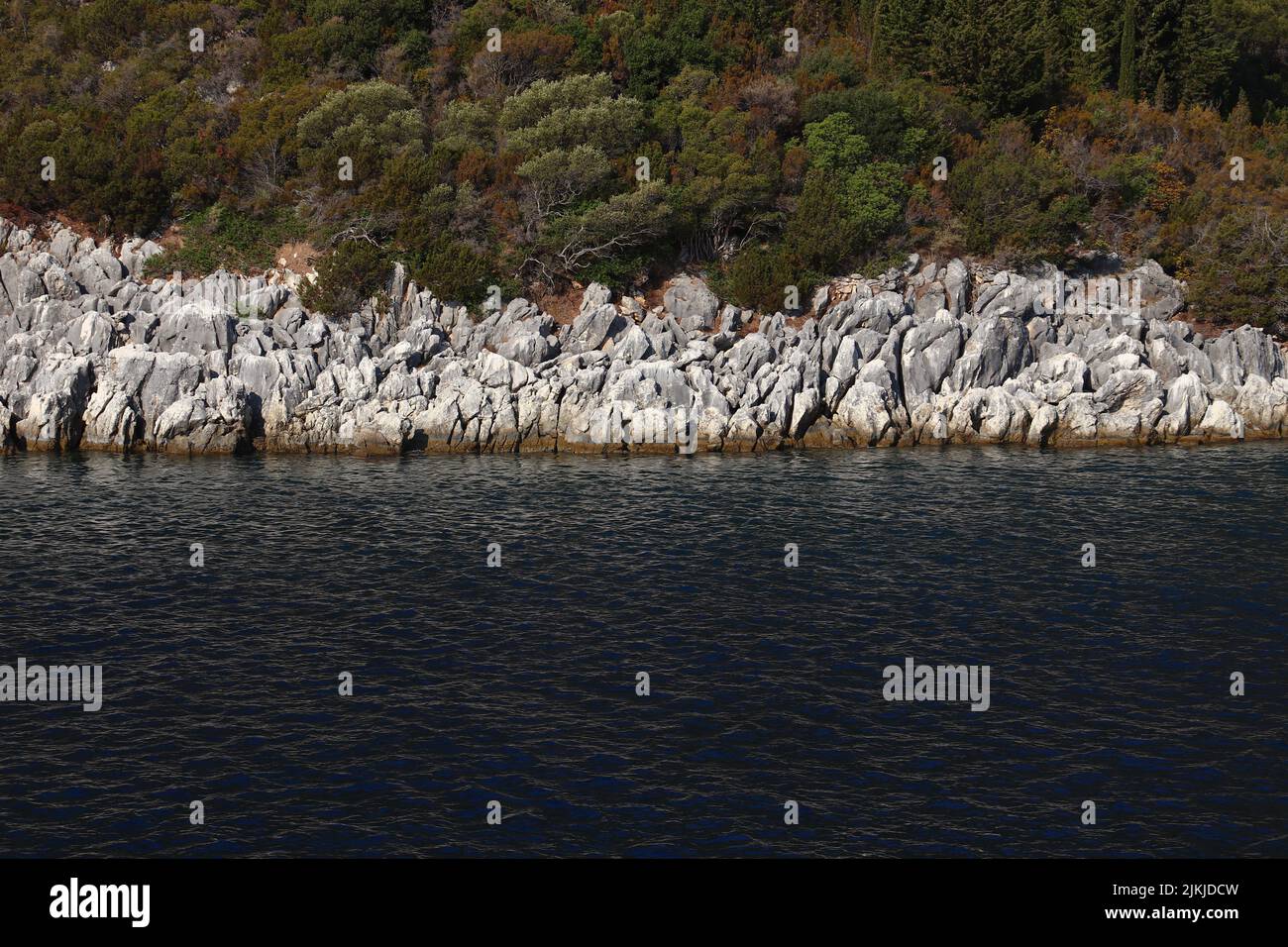 Bank rocks hi-res stock photography and images - Alamy