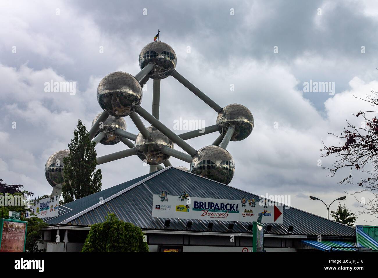 An atomium modern structure in the shape of an atom in Brussels ...