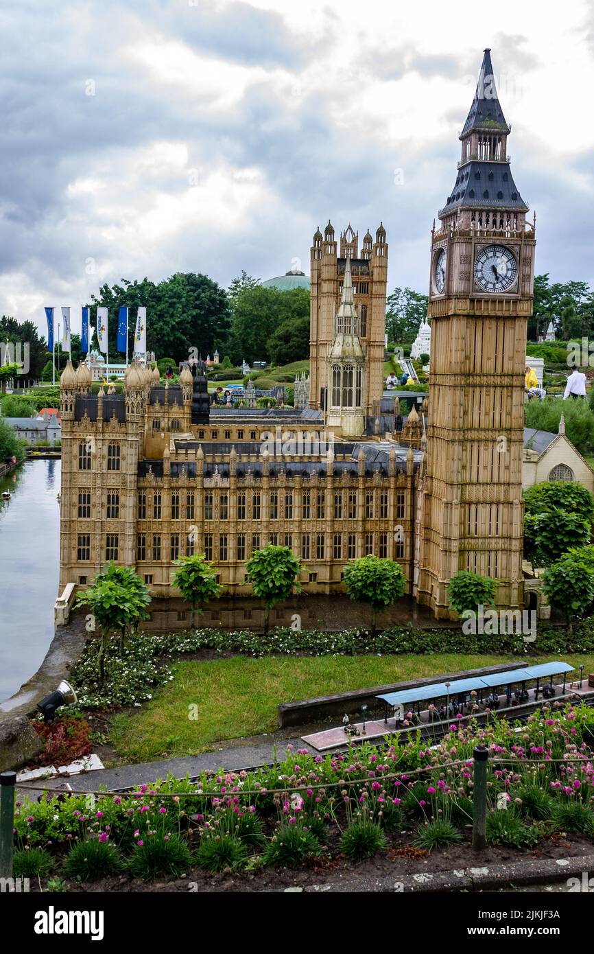 Big ben miniature hi-res stock photography and images - Alamy