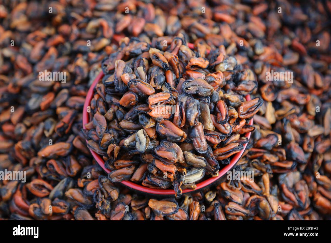 A pile of cocoa beans hi-res stock photography and images - Alamy