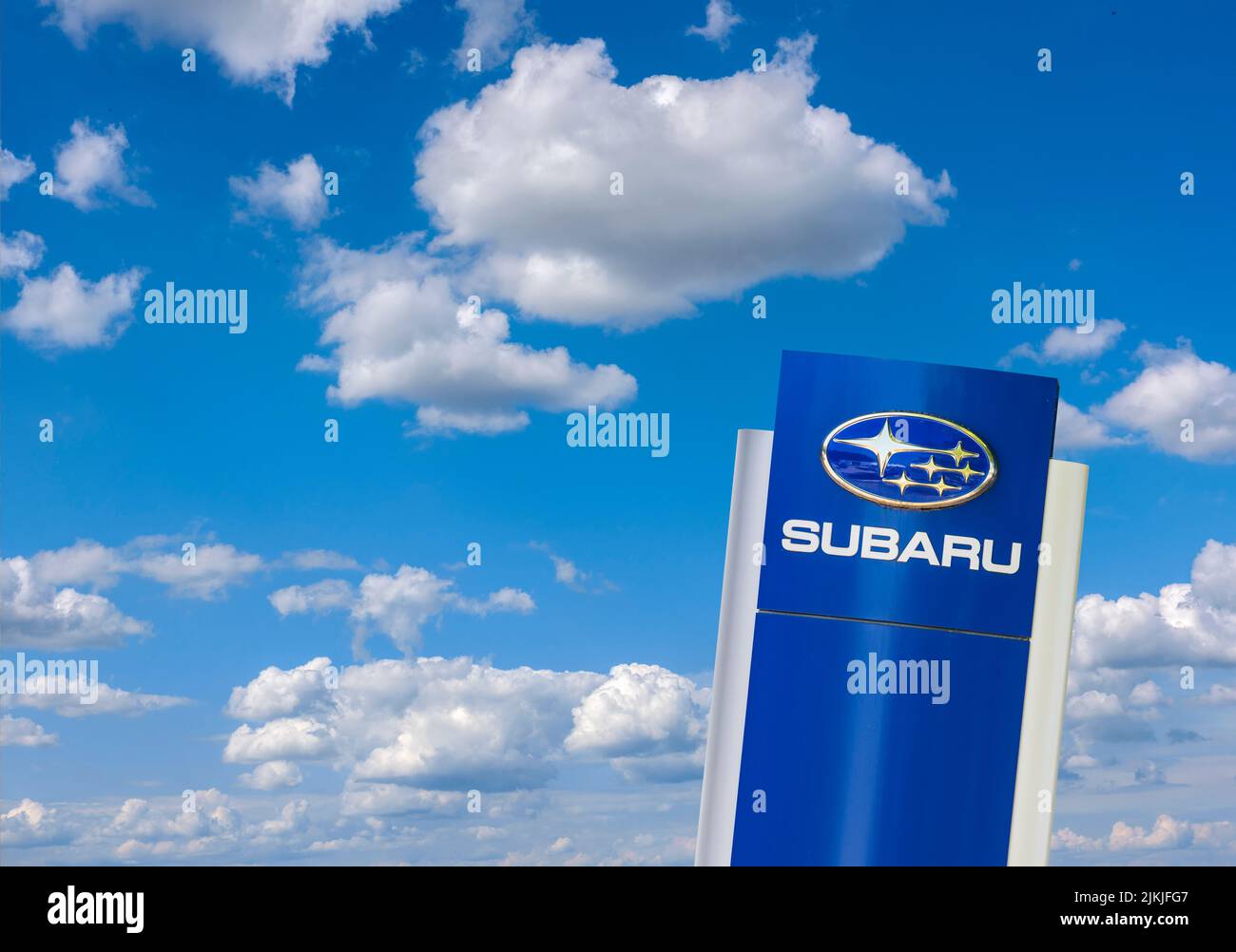 Subaru emblem hi-res stock photography and images - Alamy