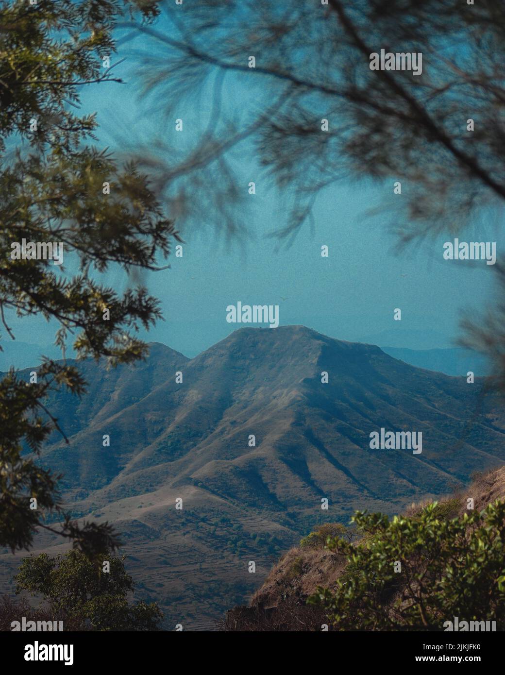 View mountain ranges hi-res stock photography and images - Alamy