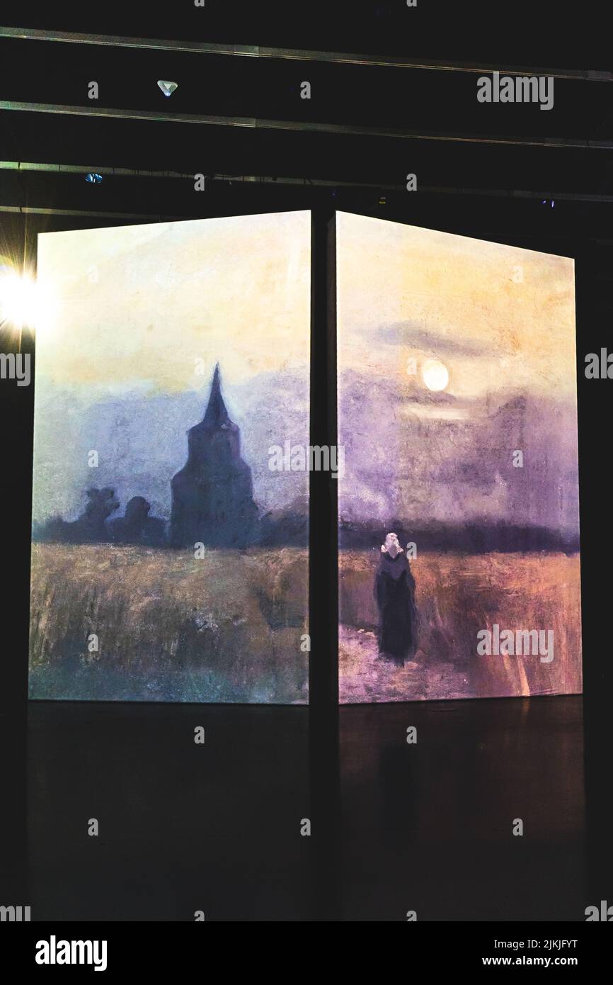 Immersive dali experience hi-res stock photography and images - Alamy