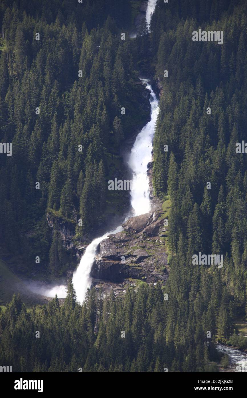 Water flowing down mountain hi-res stock photography and images - Alamy