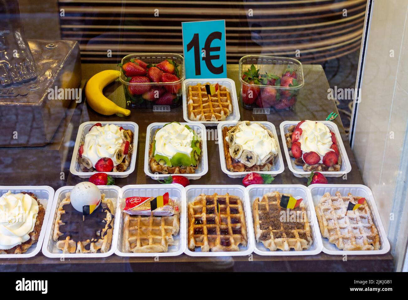 Brussels waffle hi-res stock photography and images - Alamy