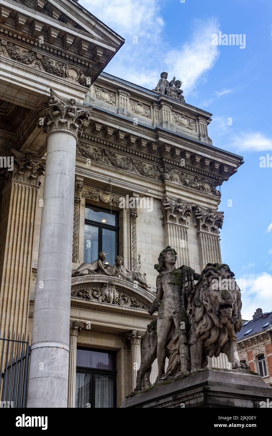 Facade historical hi-res stock photography and images - Alamy