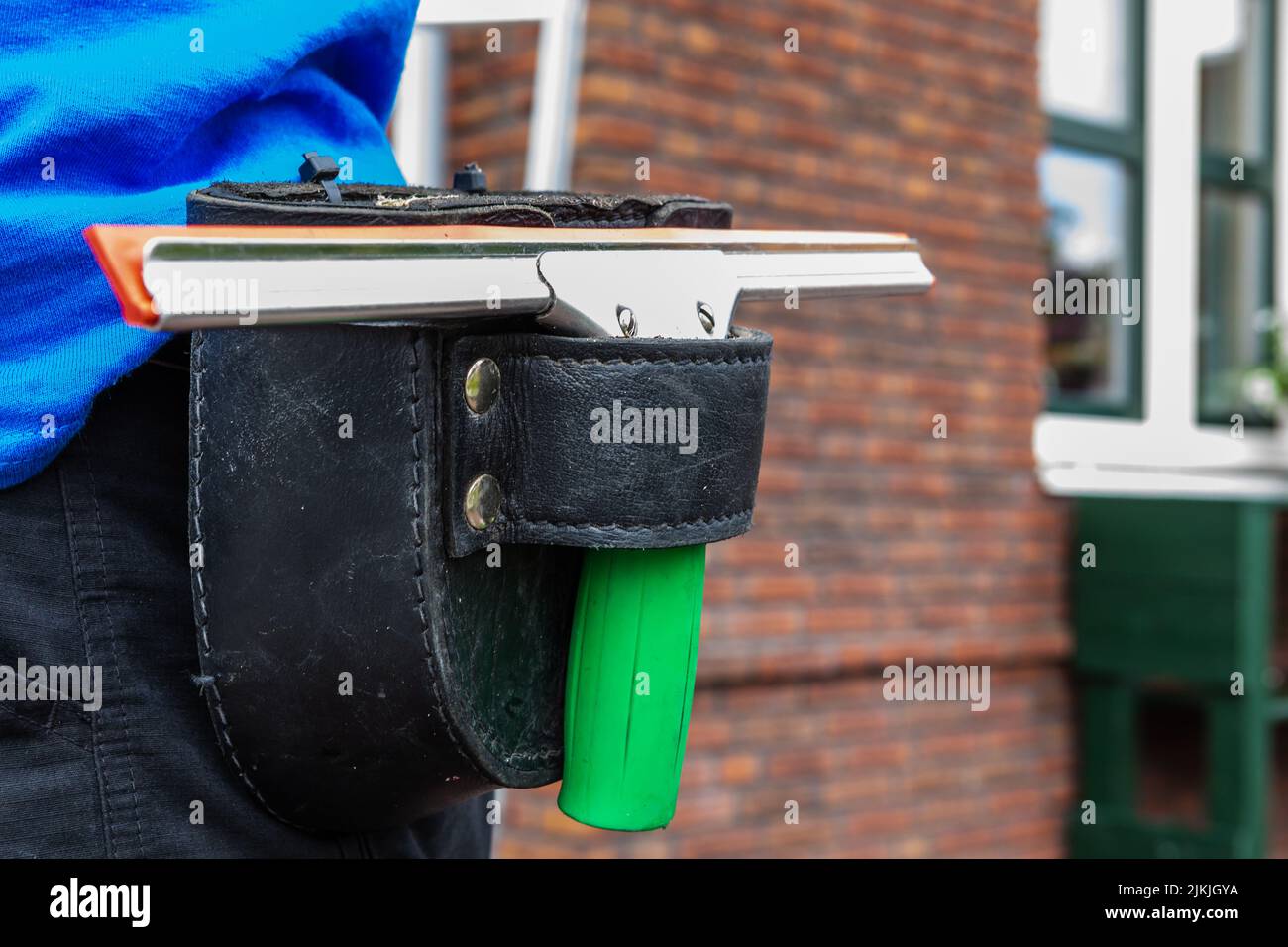 Man with tool belt hi-res stock photography and images - Alamy