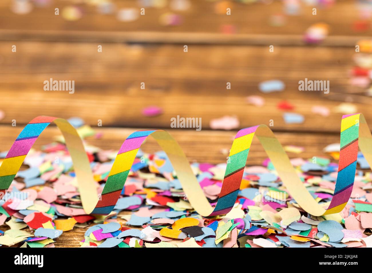 Streamer and confetti carnival hi-res stock photography and images - Alamy