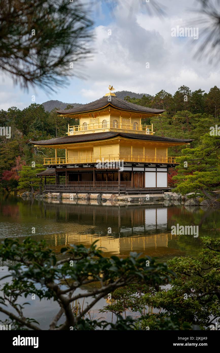 Buddhist worship japan hi-res stock photography and images - Alamy