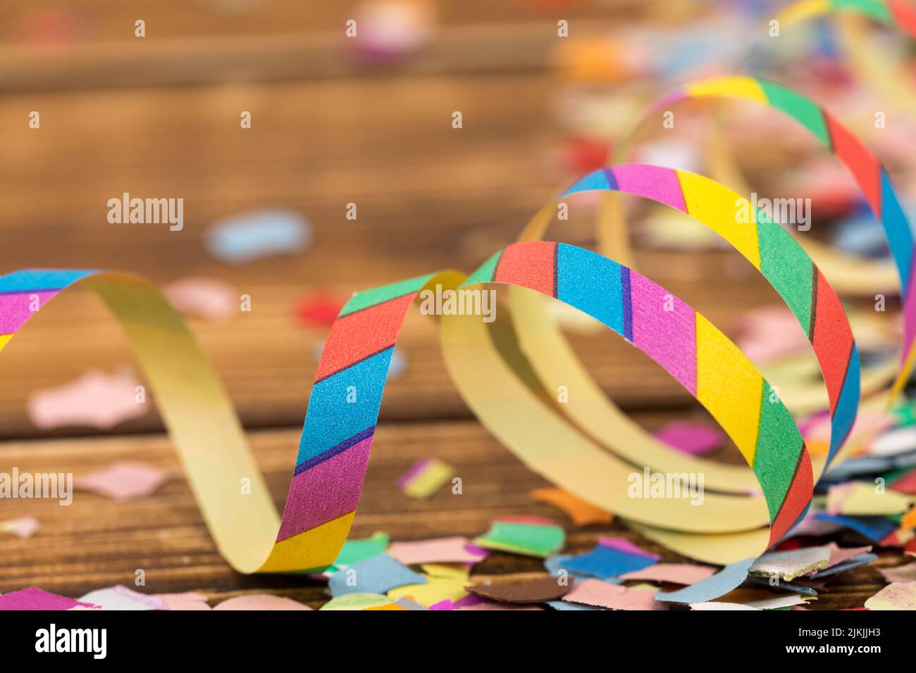 Streamer and confetti carnival hi-res stock photography and images - Alamy