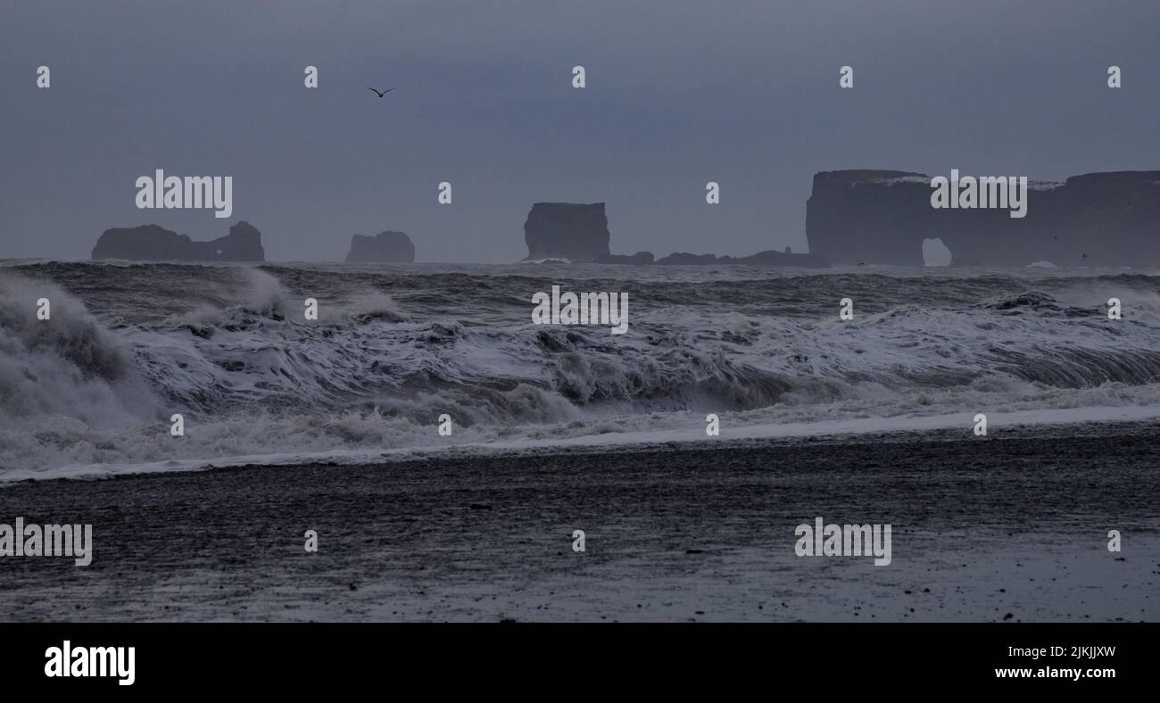 Strong waves hi-res stock photography and images - Alamy