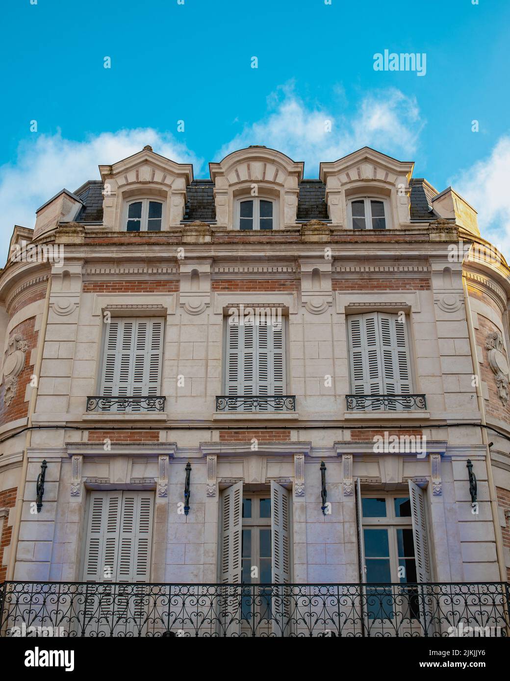 Building stlye hi-res stock photography and images - Alamy