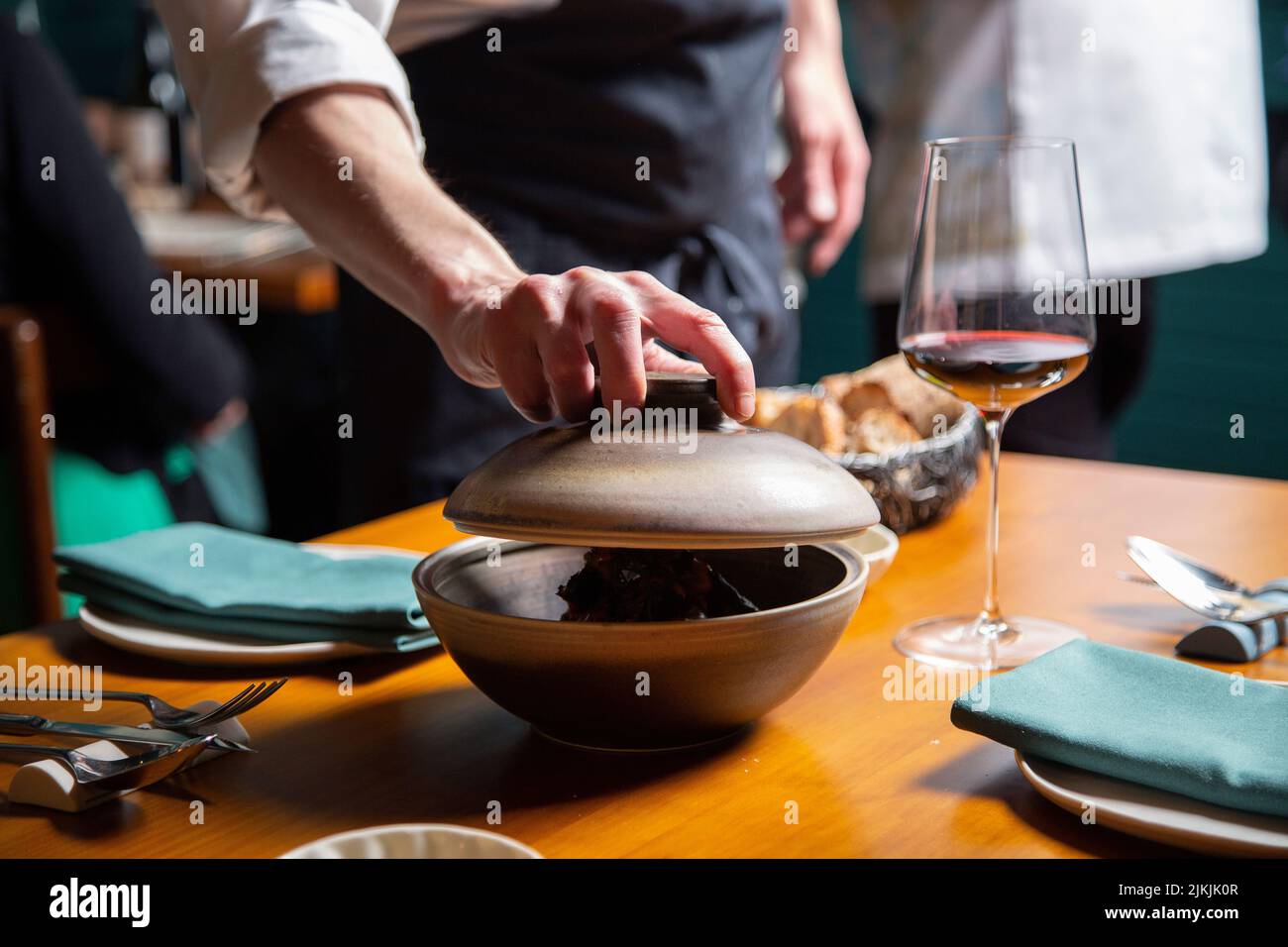 Opening shot hand hi-res stock photography and images - Alamy