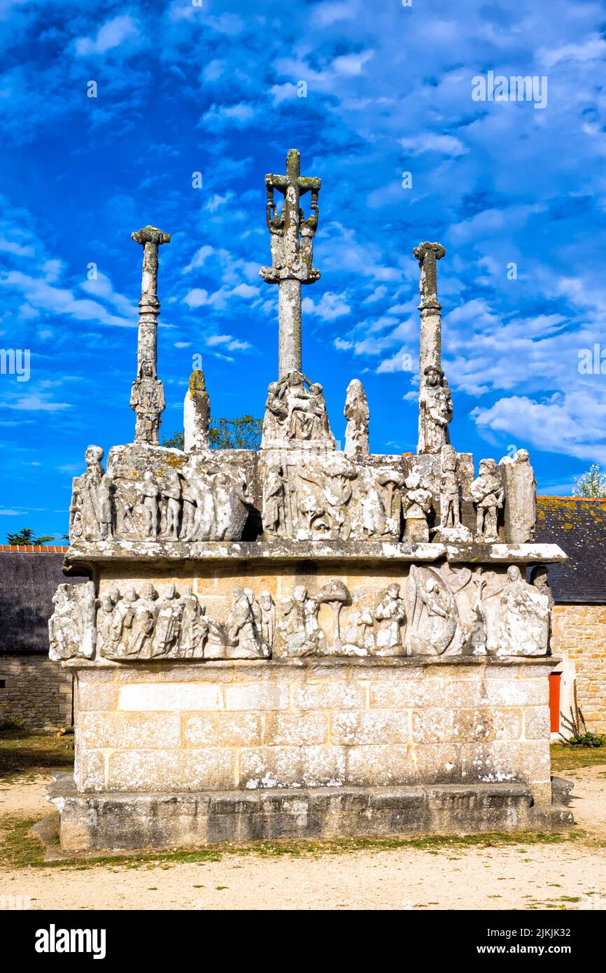 Calvaire in Tronoën, Brittany Stock Photo - Alamy