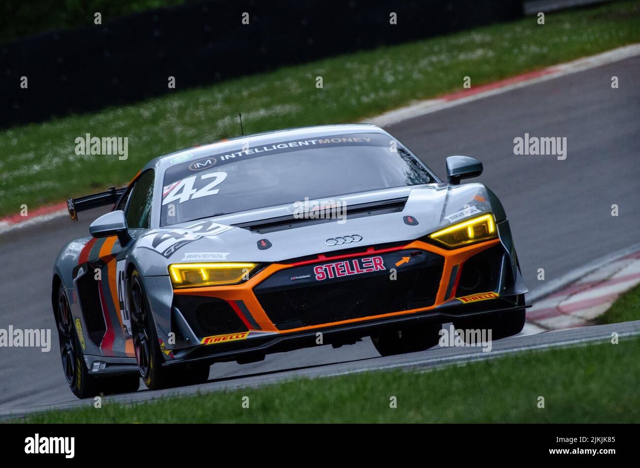 R8 Black On The Track