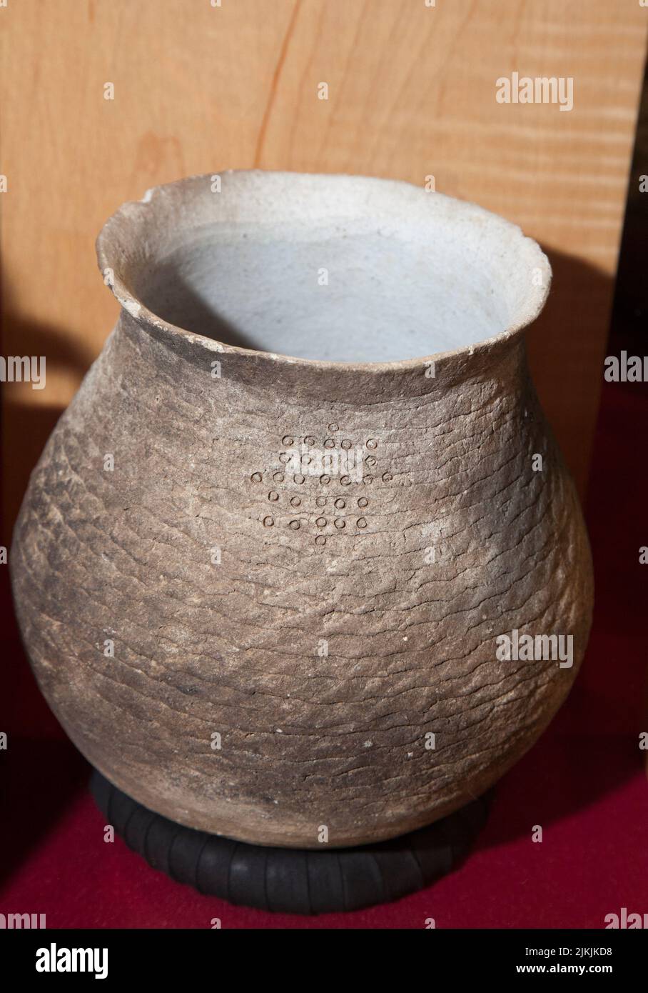 Dolores corrugated Anasazi clay cooking pot AD 975-1150 from the ...