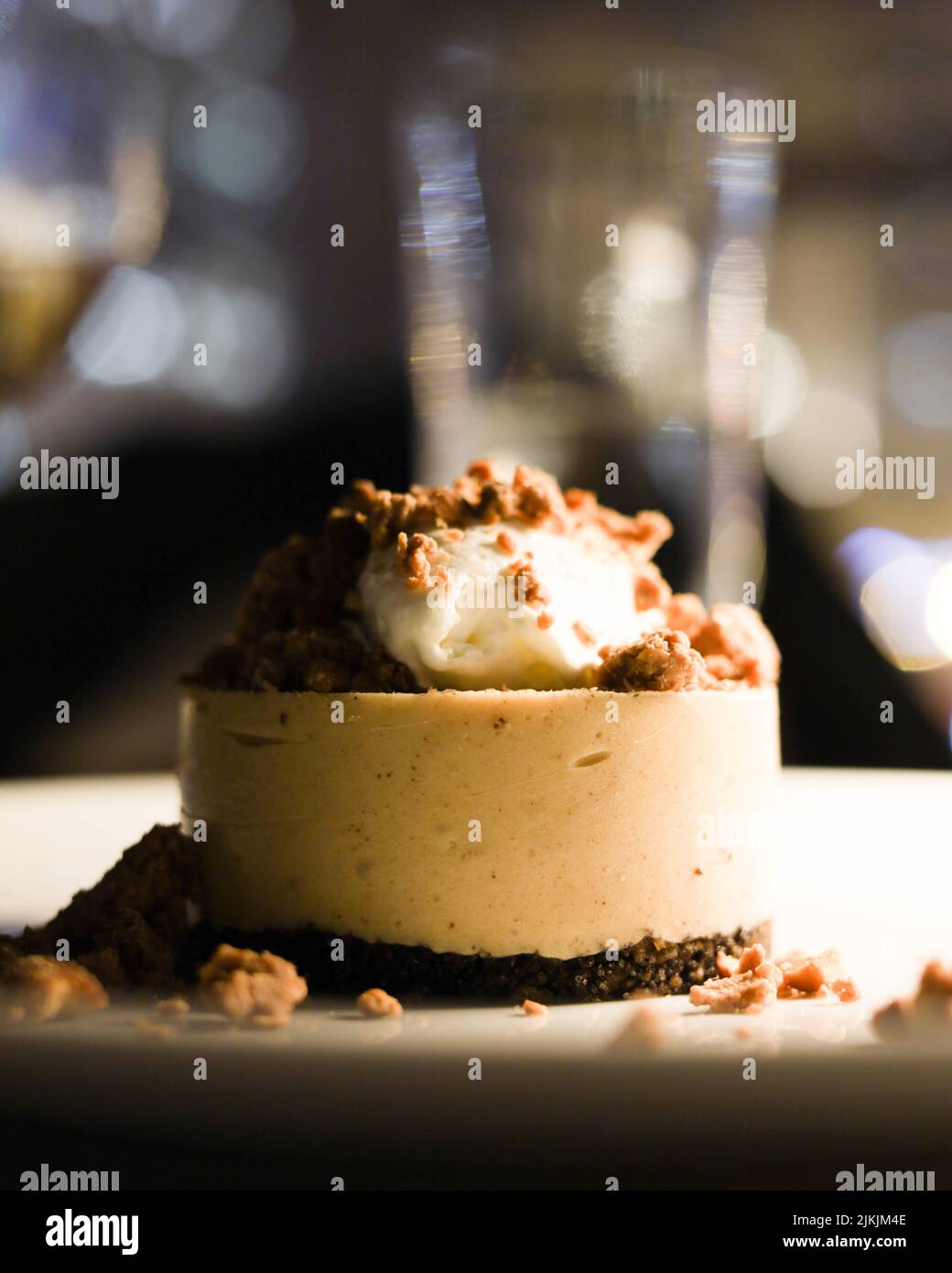 Tasty cake table hi-res stock photography and images - Alamy