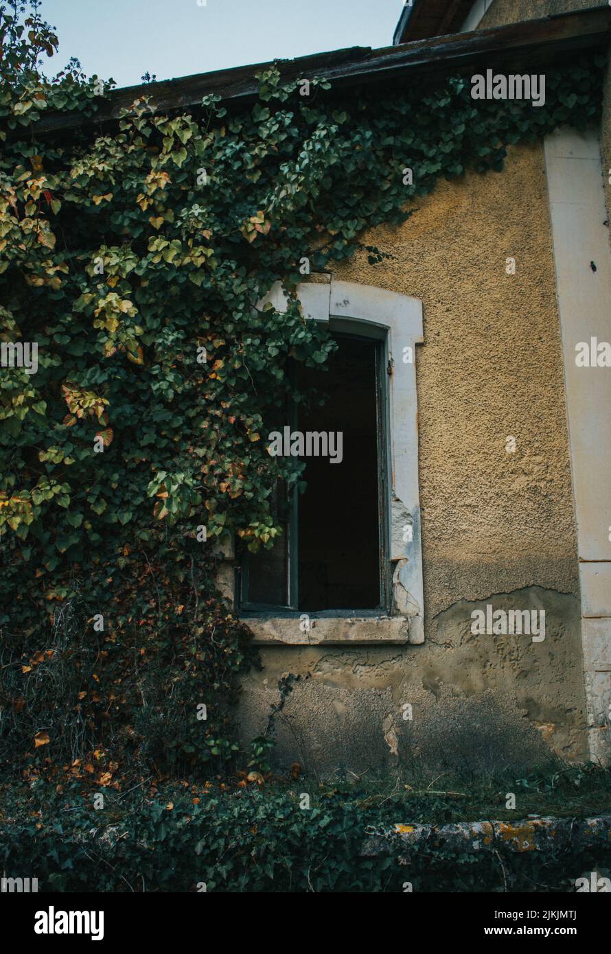Urbex building hi-res stock photography and images - Alamy