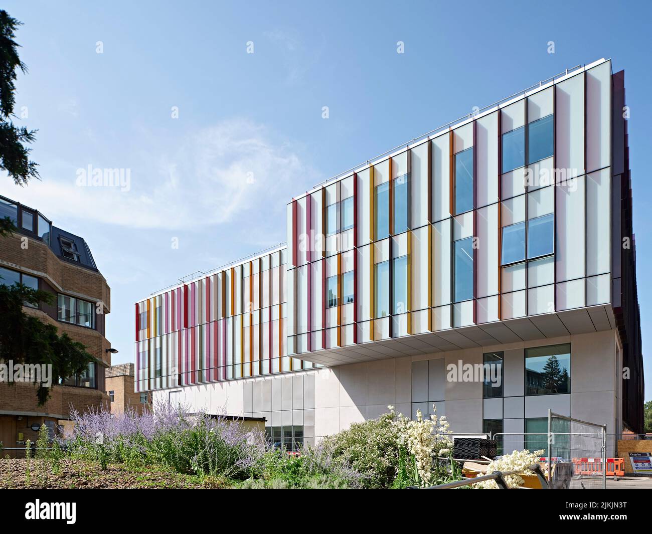Oxford university biochemistry building hi-res stock photography and ...