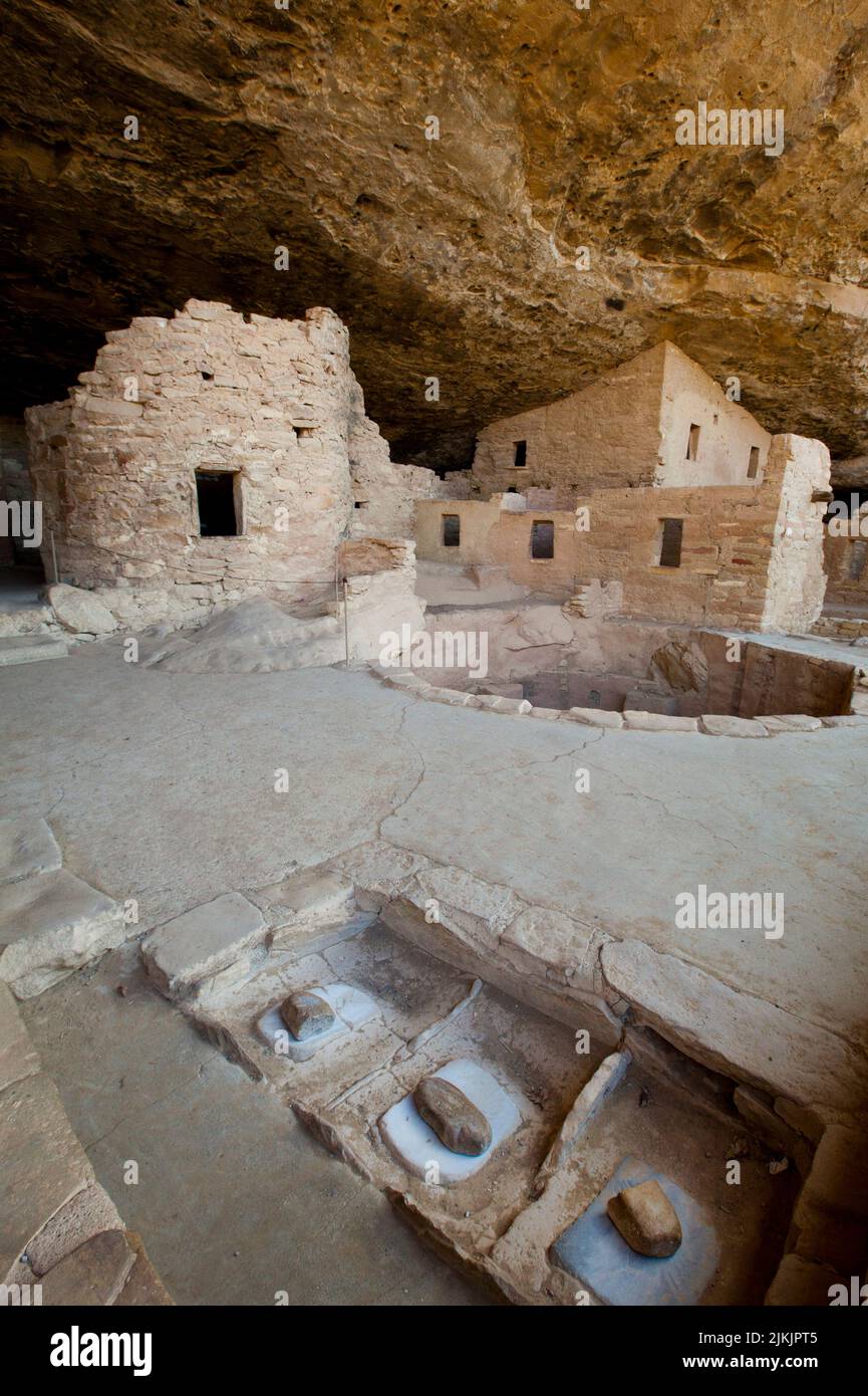 Manos and metate grinding stones on a platform at Spruce Tree House ...