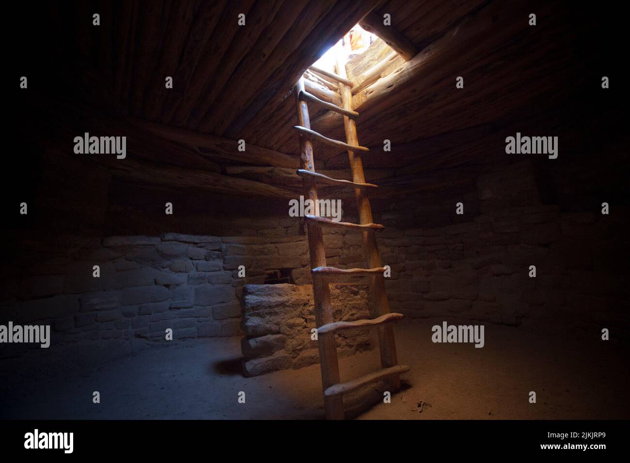 Kiva ladder inside underground chamber at the Spruce Tree House ruins ...