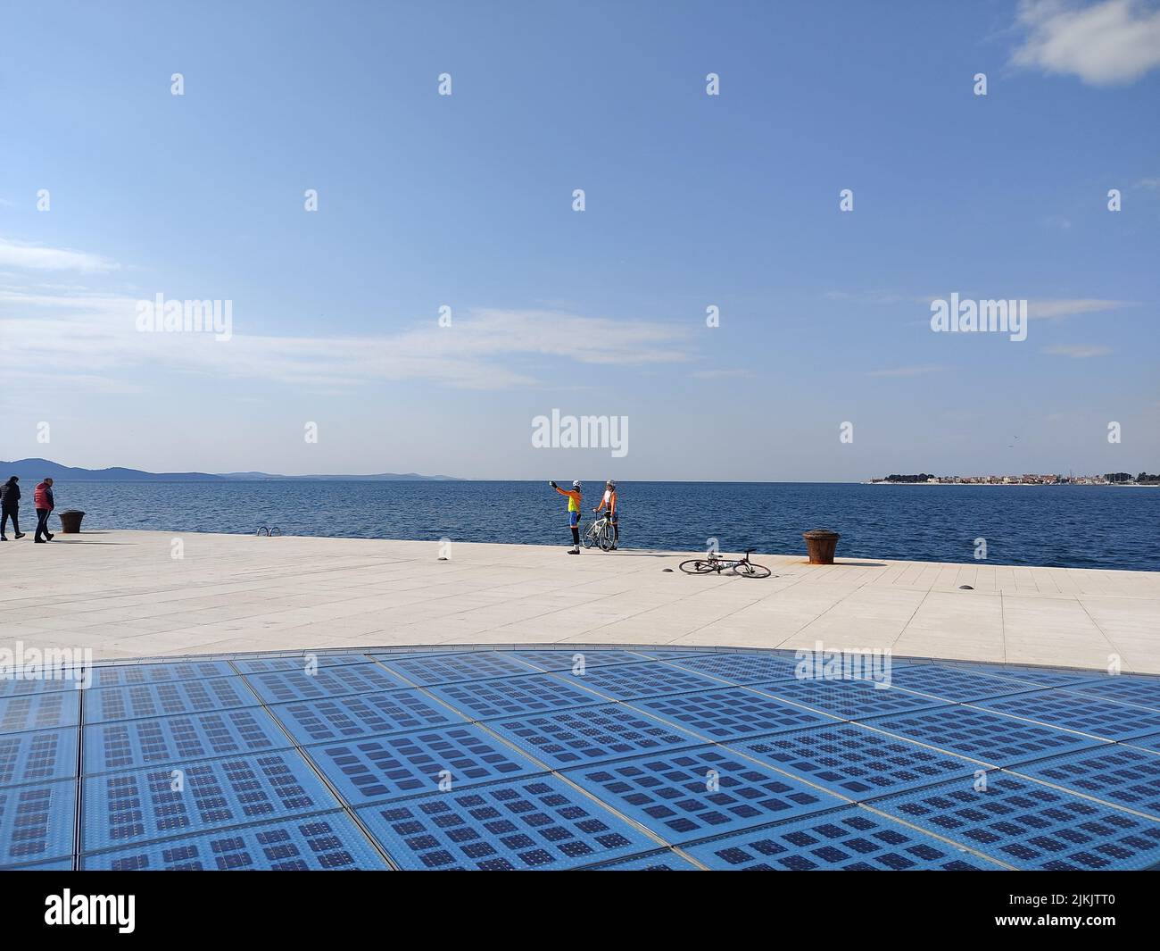 Renewable architecture hi-res stock photography and images - Alamy