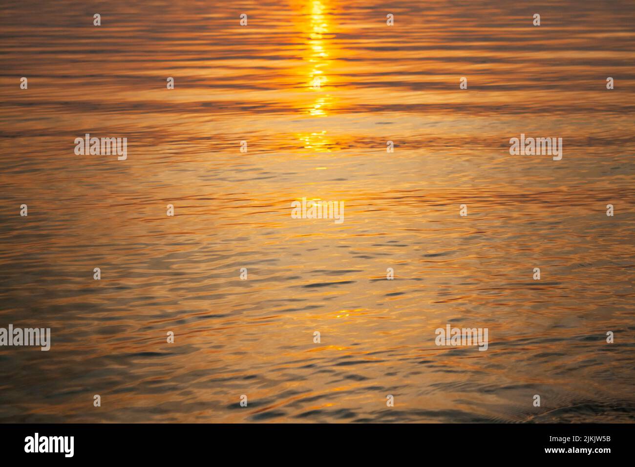 Beautiful golden sunset hi-res stock photography and images - Alamy
