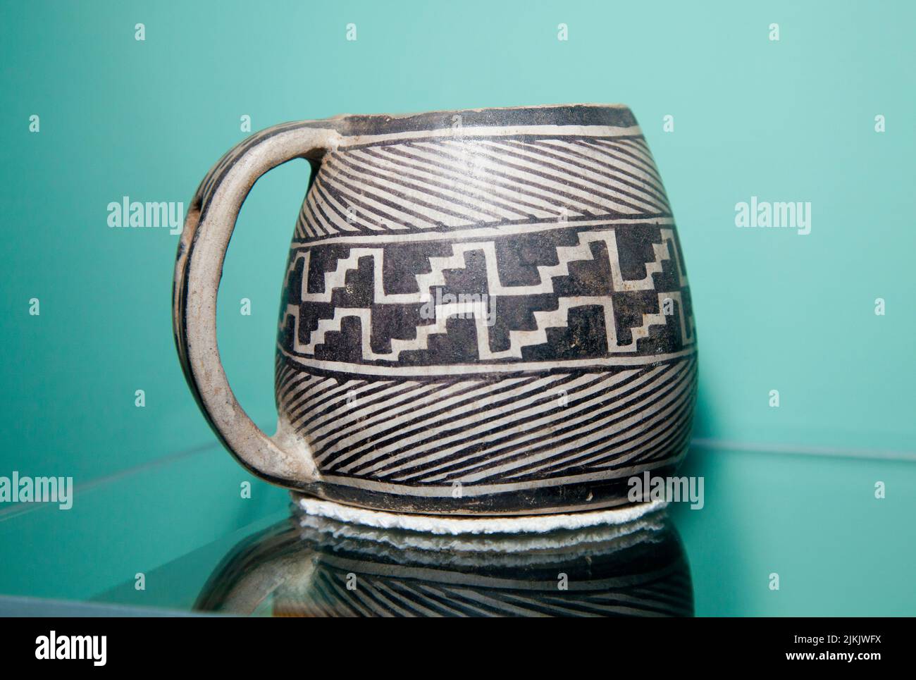 Aboriginal drinking hi-res stock photography and images - Alamy