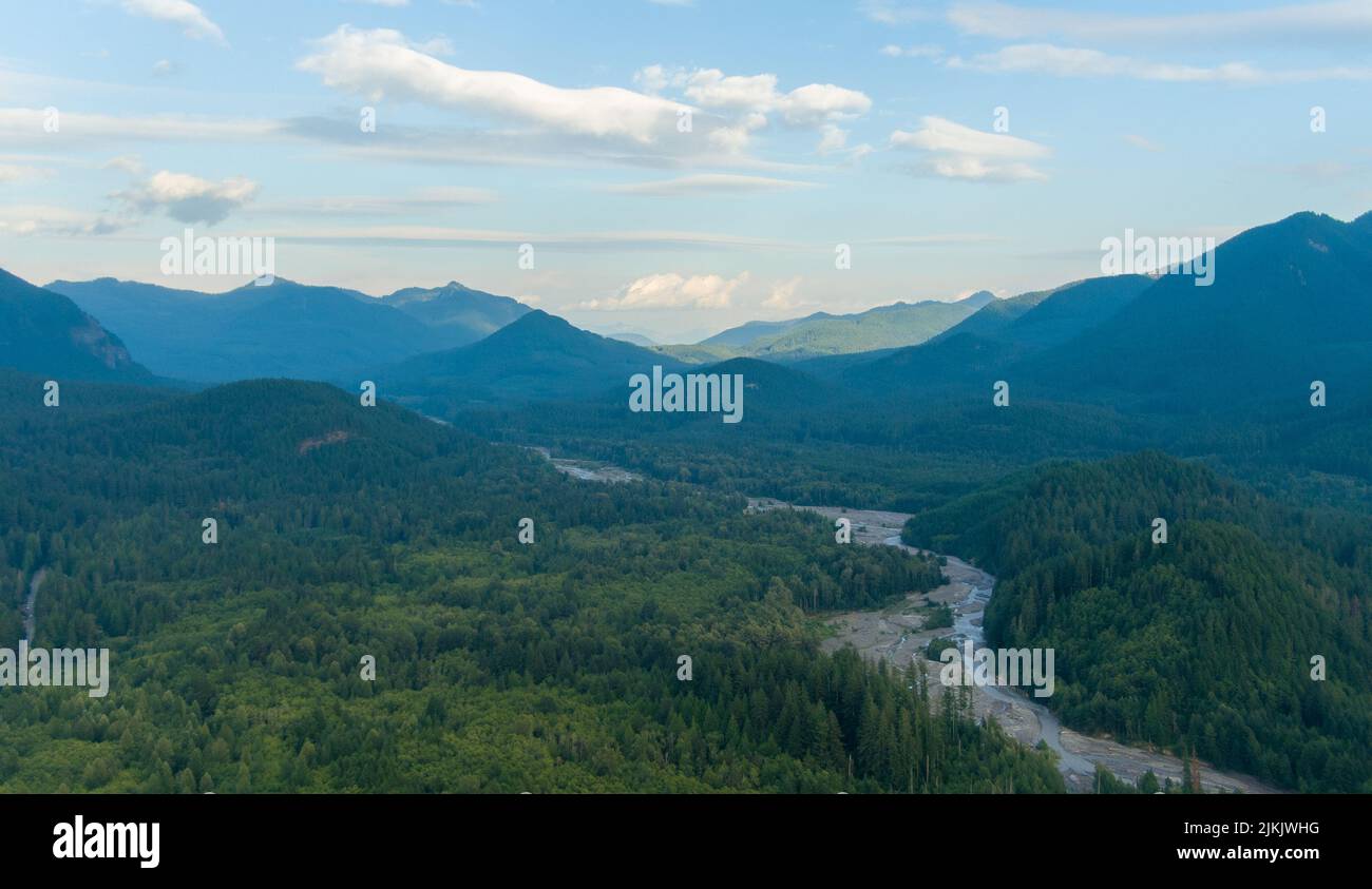 Cascade mountain range hi-res stock photography and images - Alamy