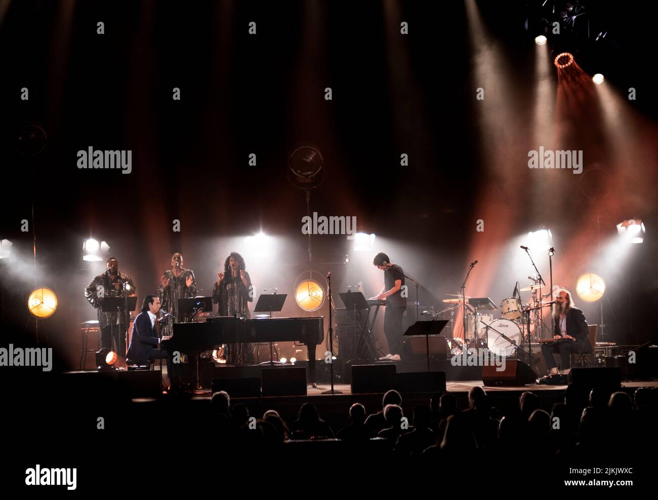 A singers Nick Cave and Warren Ellis live at the Paramount theater in ...