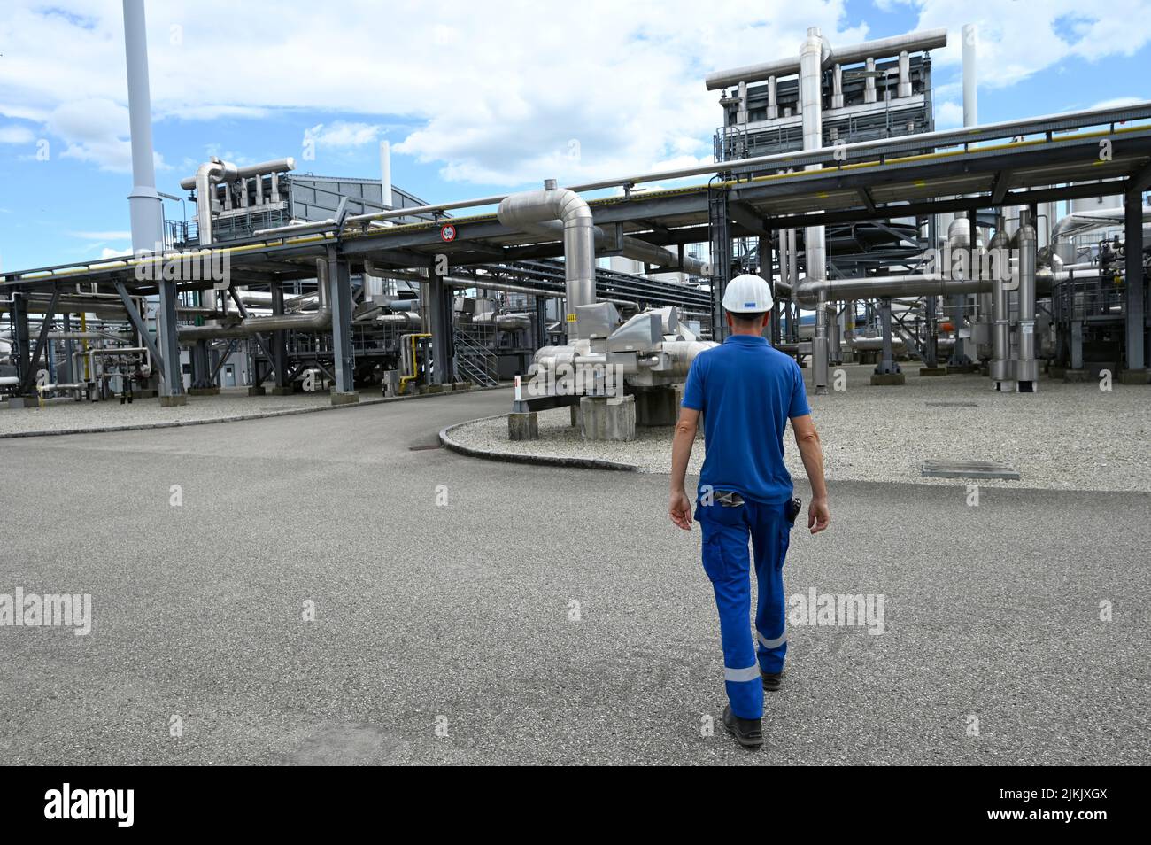 02 August 2022, Austria, Straßwalchen: View of the Haidach gas storage ...