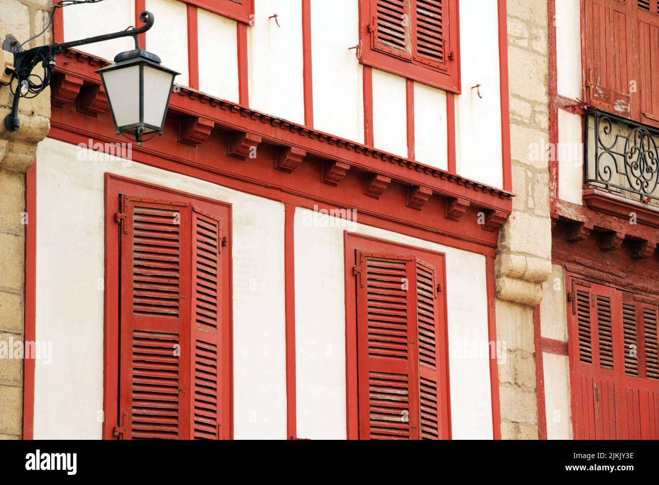 Traditional urban buildings buildings hi-res stock photography and ...